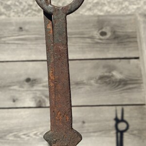 Antique Market Scale, Beautiful Vintage Style, Rusty Decorative Libra ...