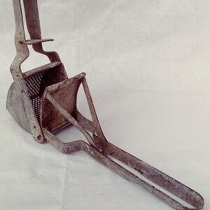 Vintage Metal Patato Press, Rusty Patato Hand Press, Ancient Potato ...