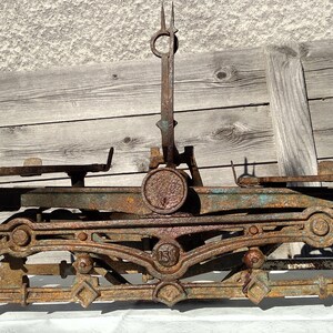 Antique Market Scale, Beautiful Vintage Style, Rusty Decorative Libra ...