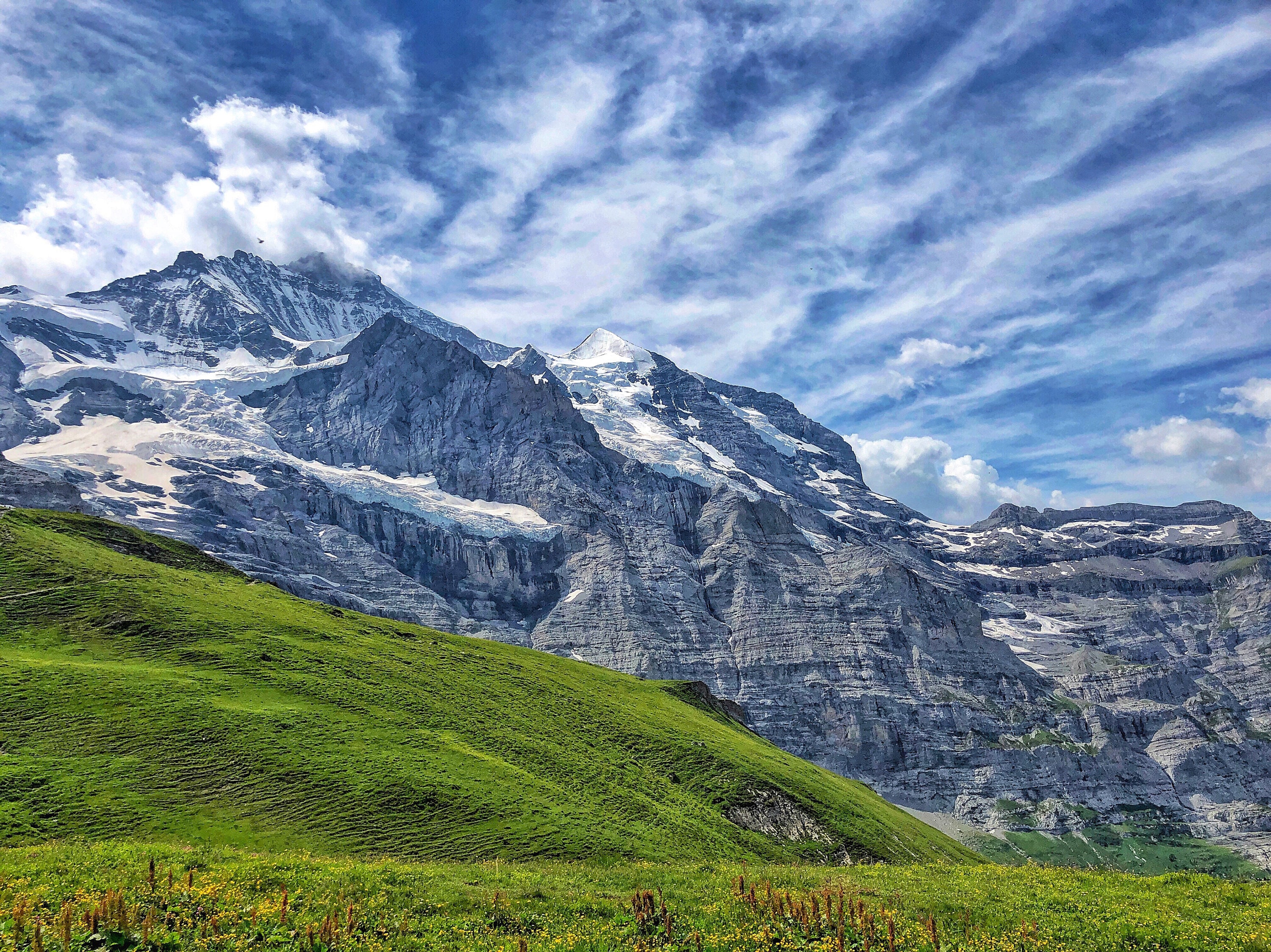 Jungfrau / Suiza Jungfrau Berna / Montañas de los Alpes Suizos ...