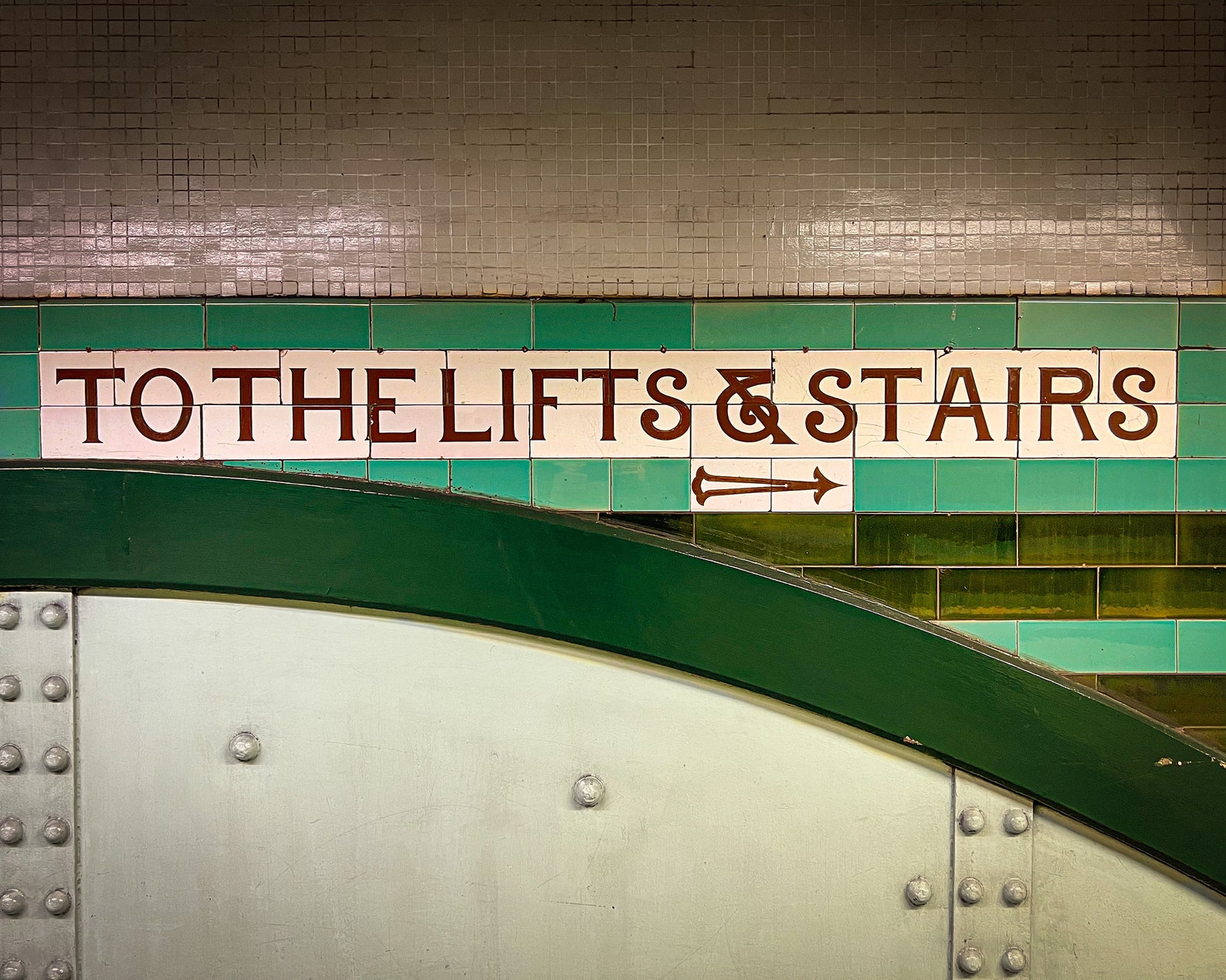 To the Lifts & Stairs | Seven Sisters Station | London Underground Tube ...