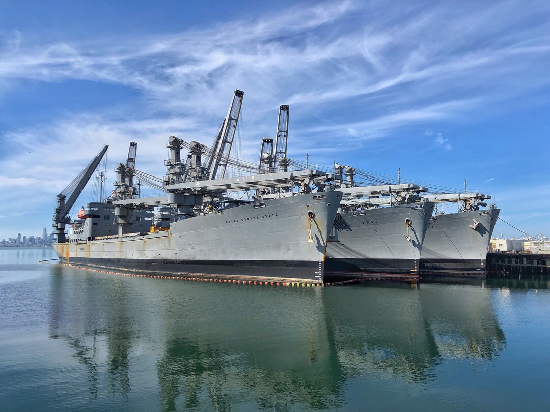 Alameda Shipyard | San Francisco Bay California | City Skyline ...