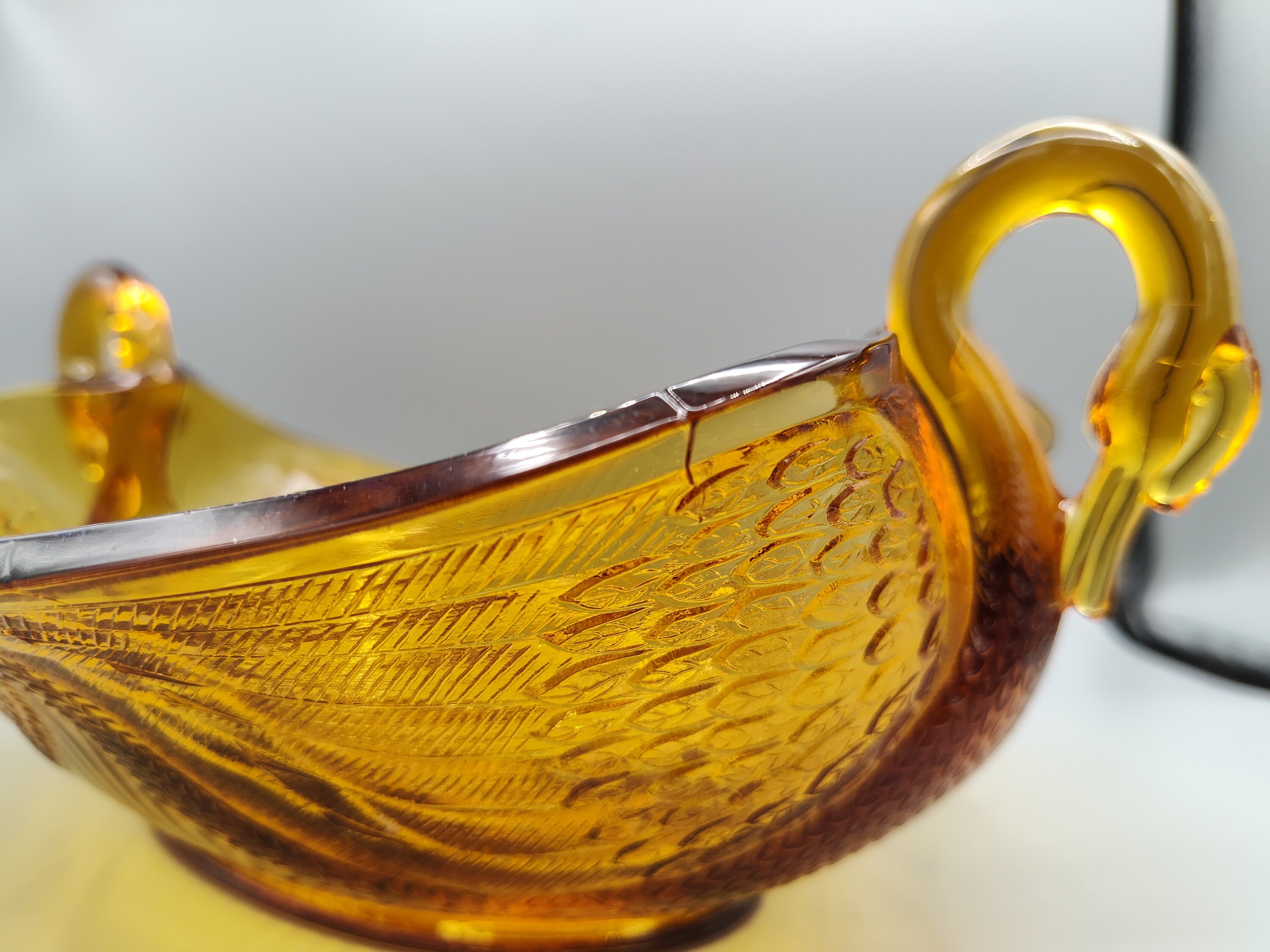 Vintage Amber Swan Centerpiece - Rescue Me Vintage SE - Two Swans W ...
