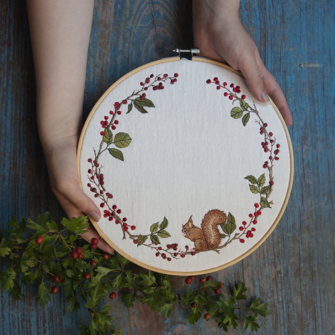 Embroidery File Squirrel in Large Berry Wreath - Etsy