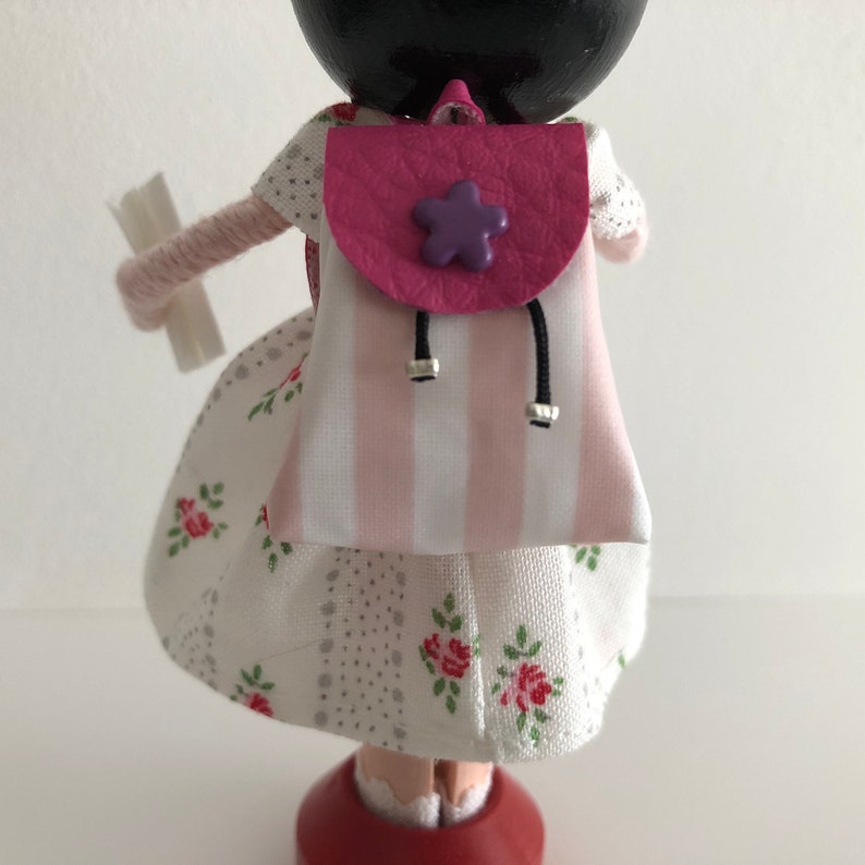 Heloise est une petite poupée en bois faite par marydollpins | Etsy