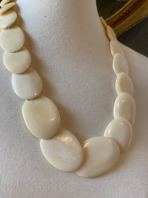 Vintage bead & bone - Gem