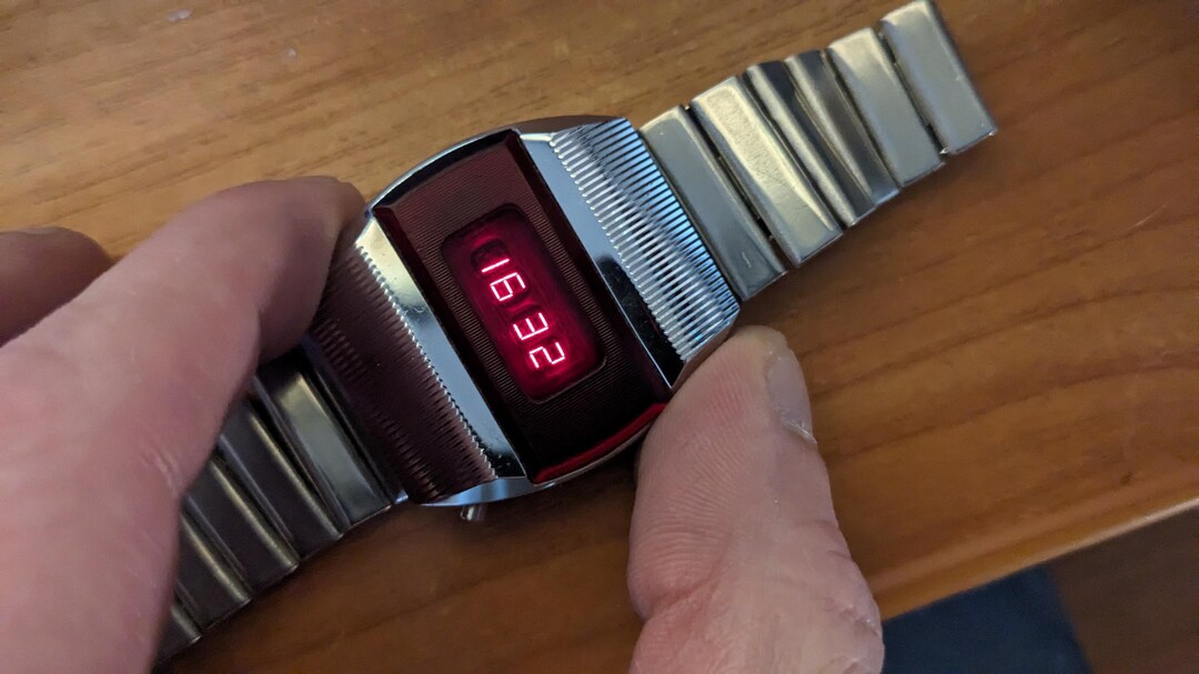 Vintage Watch Elektronika 1, Red Led Indicators, Made in Pulsar USSR ...