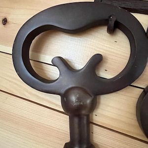 Vintage Large Metal Keys Set of Two Retro Wall Hanging Decor Farmhouse ...