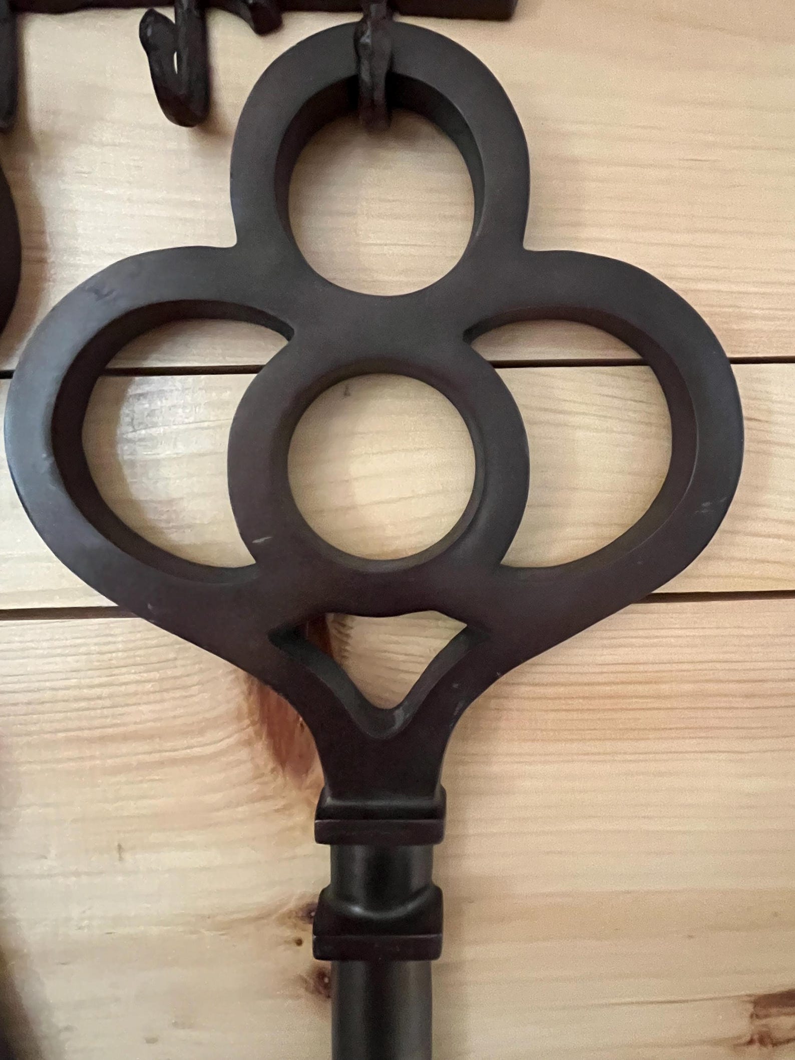 Vintage Large Metal Keys Set of Two Retro Wall Hanging Decor Farmhouse ...