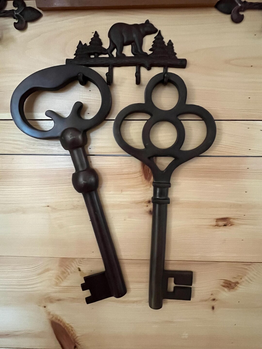 Vintage Large Metal Keys Set of Two Retro Wall Hanging Decor Farmhouse ...