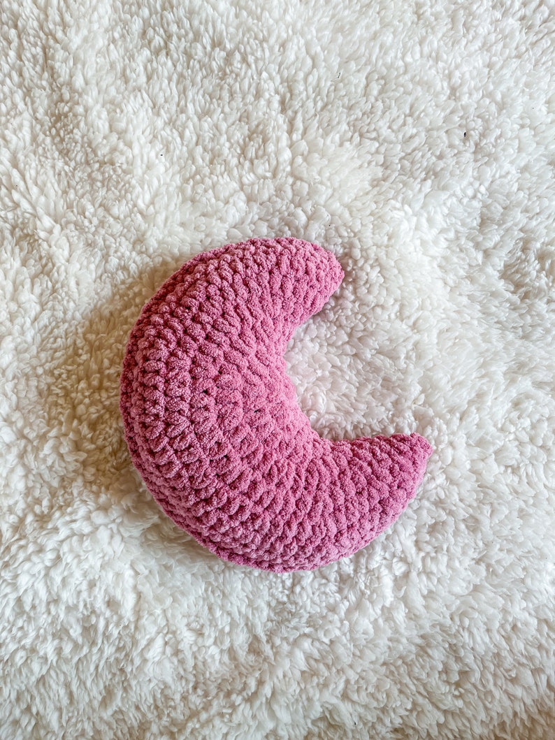 The Weighted Moon Pillow Crochet Pattern PDF | Beginner Friendly Cute ...