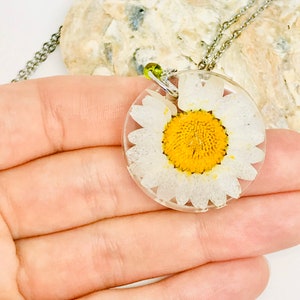 Round White Daisy Pendant Chain Necklace Bohemian Necklace - Etsy