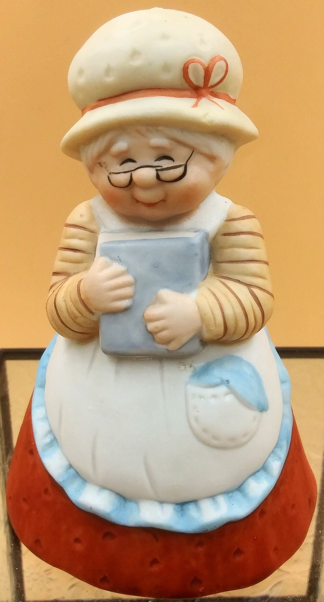 Bell/figurine. Hershey's Cherish the Good Things Grandmother. Vintage ...