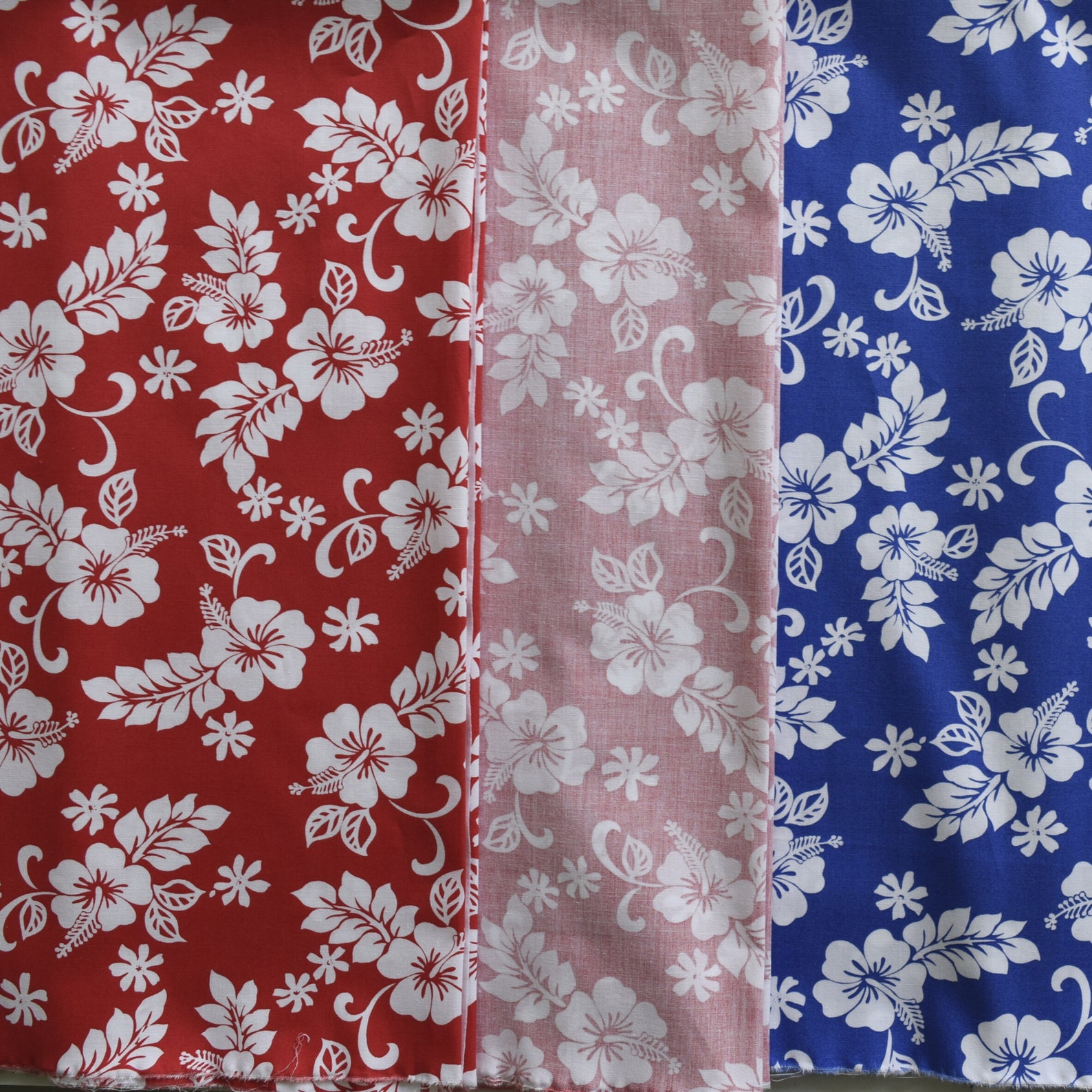 100% Cotton Hibiscus Flower BLUE/ Redhawaiian Fabric by the - Etsy