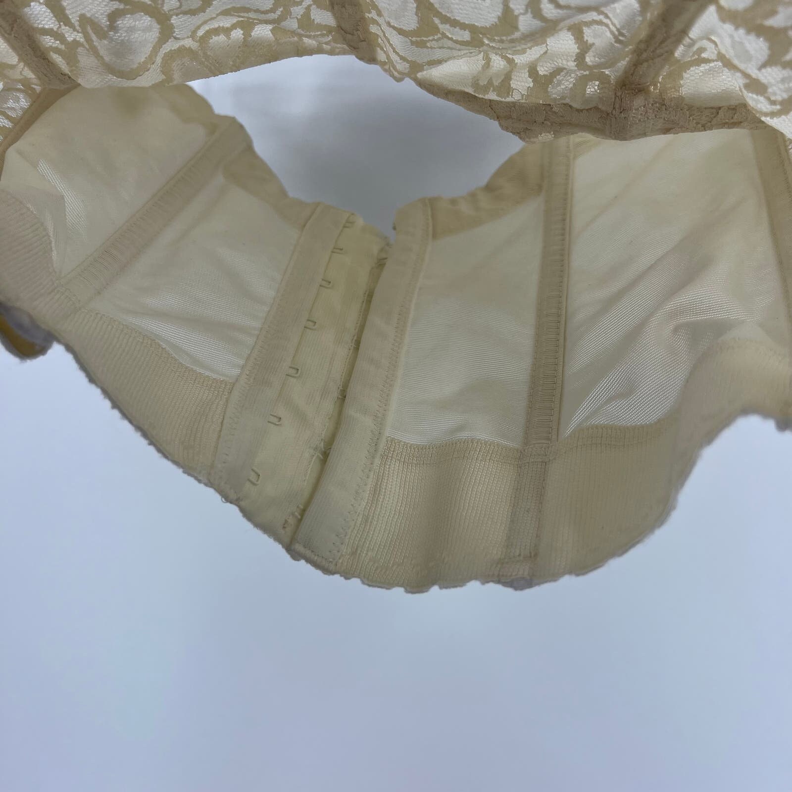 Vintage Goddess Lace Cream Bra Corset Boning Sweetheart Neckline Deep ...