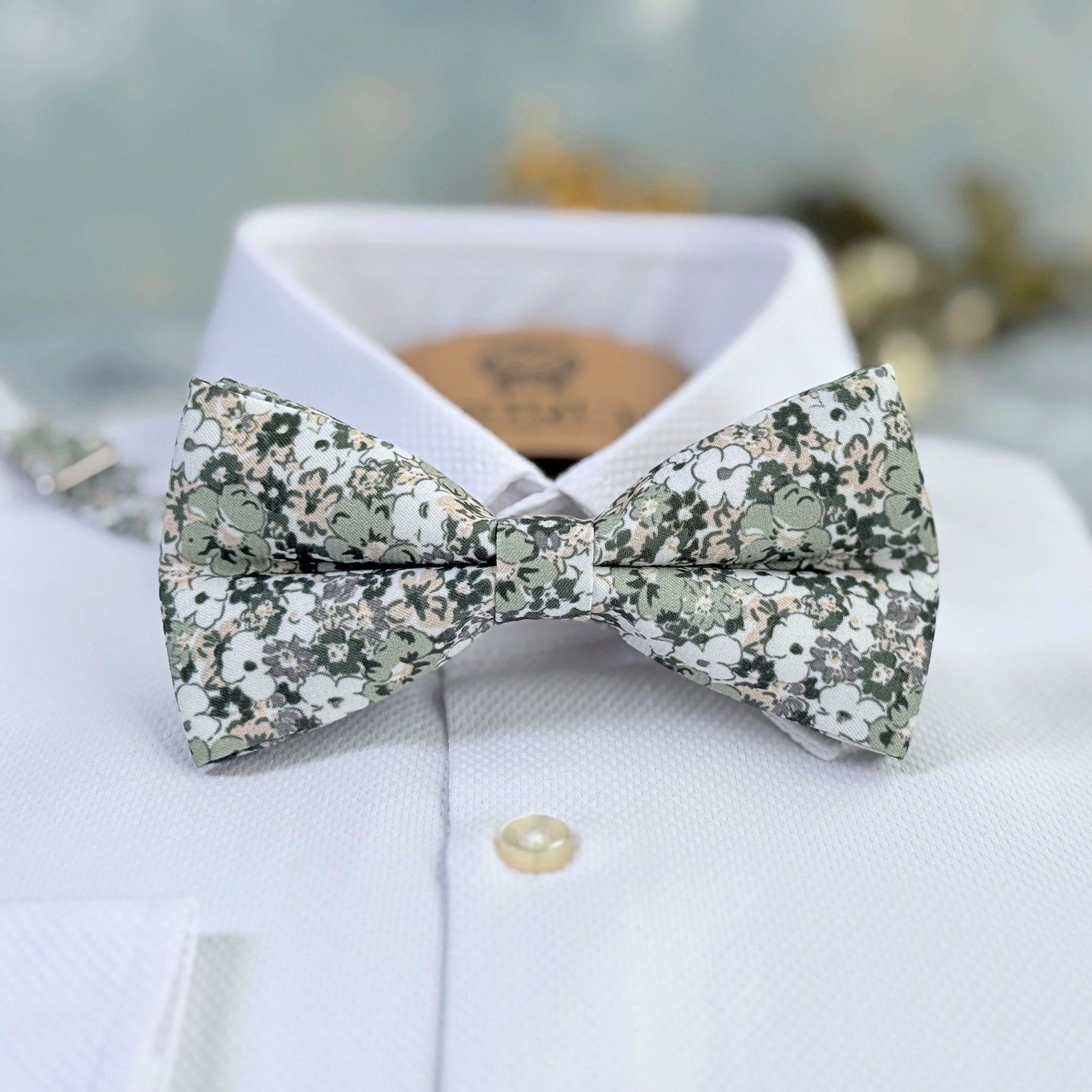 Dusty Green Floral Bow Tie: Rustic Wedding Groom Tie - Etsy