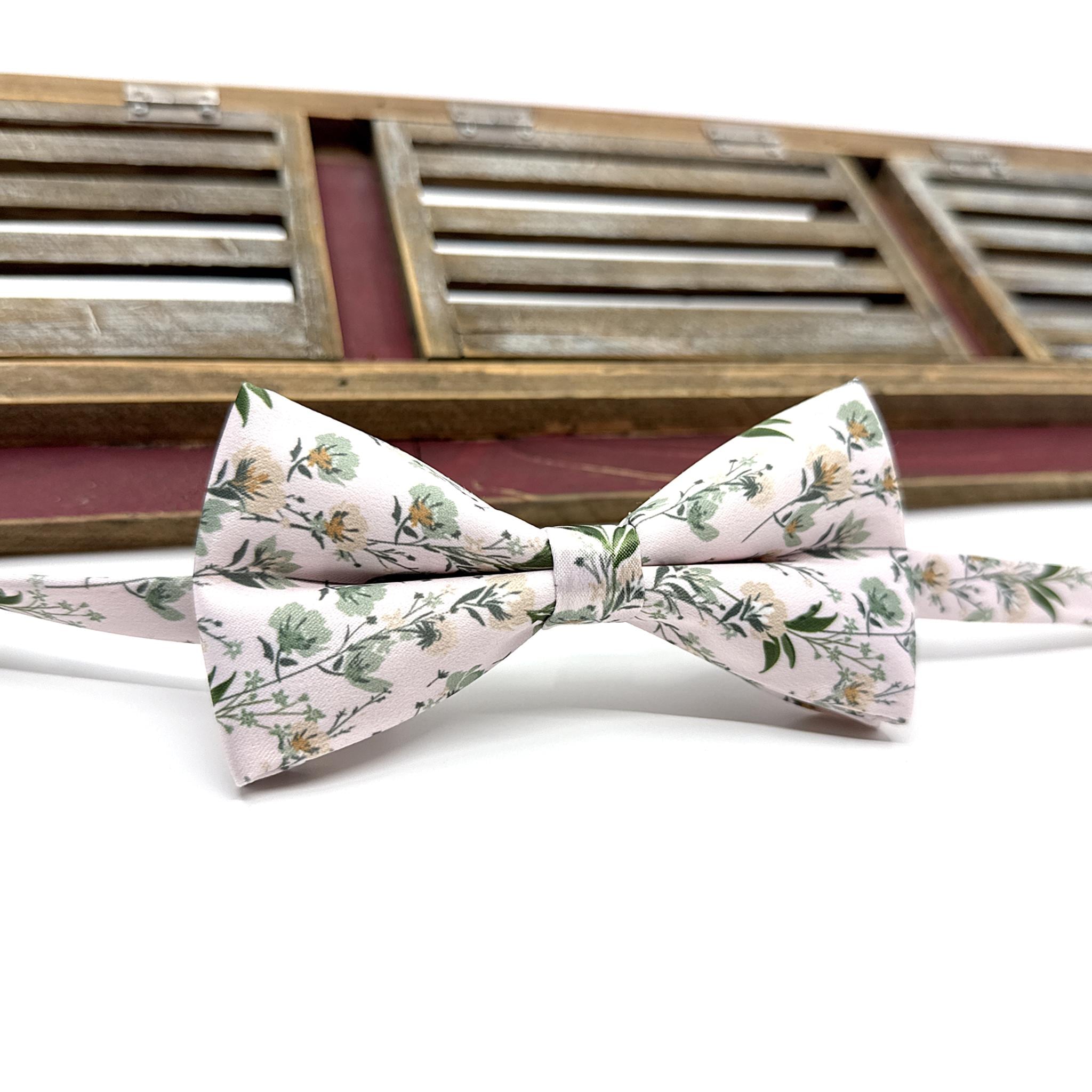 Dusty Pale Green Floral Necktie: Wedding Groomsmen Tie - Etsy