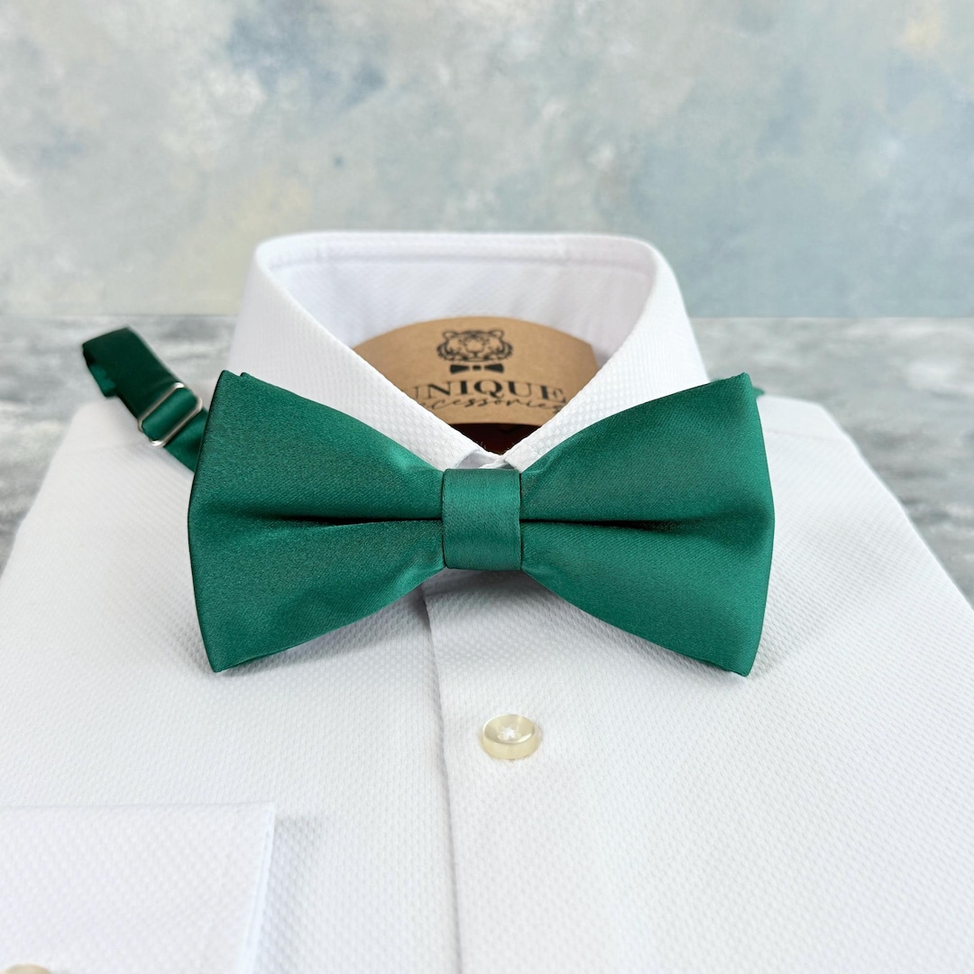 Emerald Green Satin Bow Tie: Adjustable Pre-tied Wedding Groomsmen Tie ...