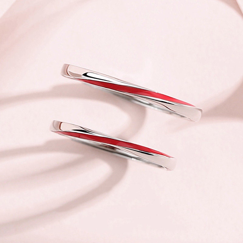 Sterling silver red string of fate Mobius couple rings | Etsy