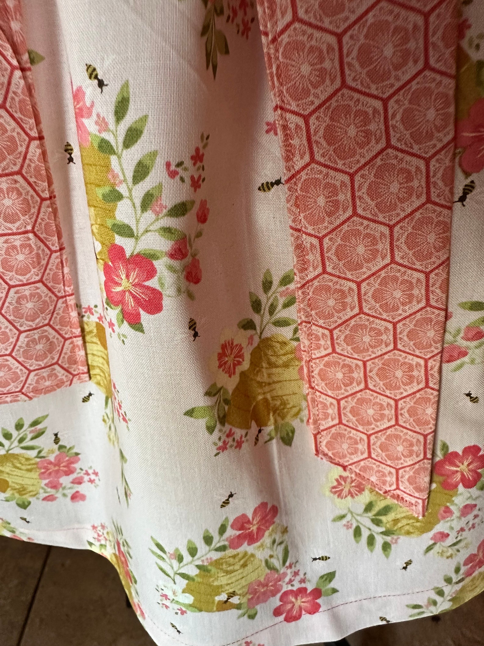 Charming Peach Tone Bee Hives Full Apron, Bees and Flowers Full Apron ...