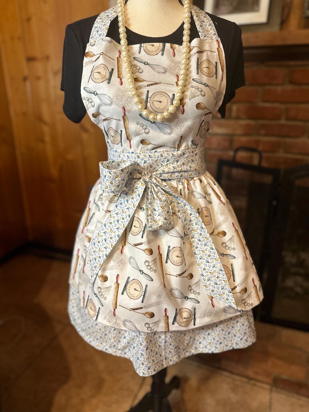 Charming Full Apron of Vintage Kitchen Decor, Retro Full Apron, Kitchen ...