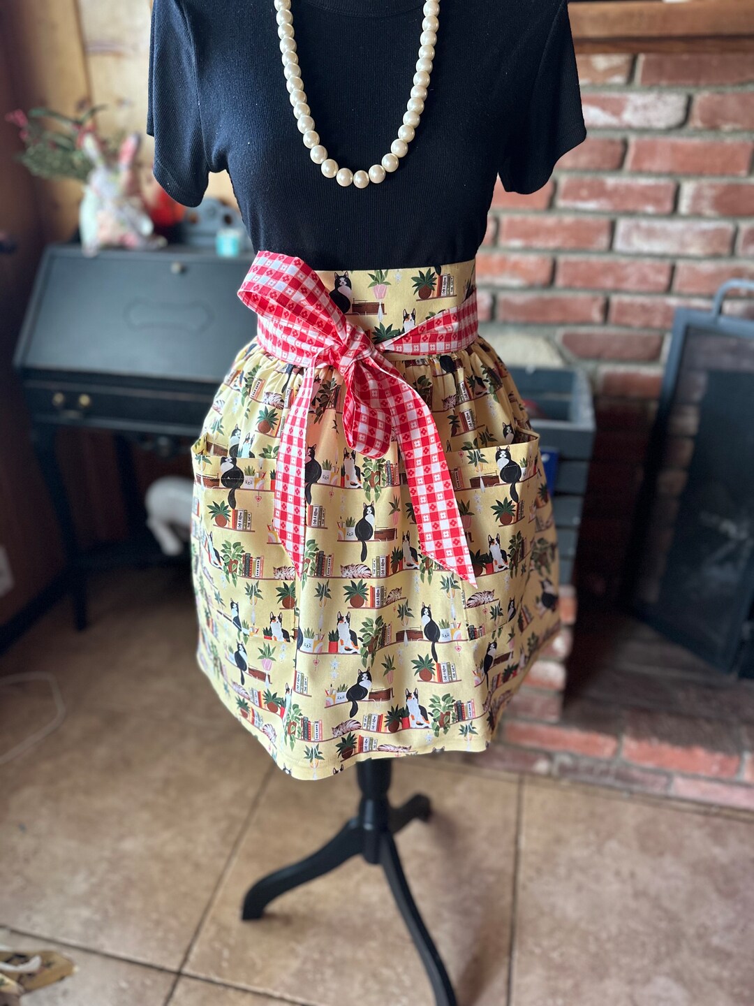 Whimsical Half Apron of Cats on Shelf, Cat Lovers Apron,cats on a Shelf ...