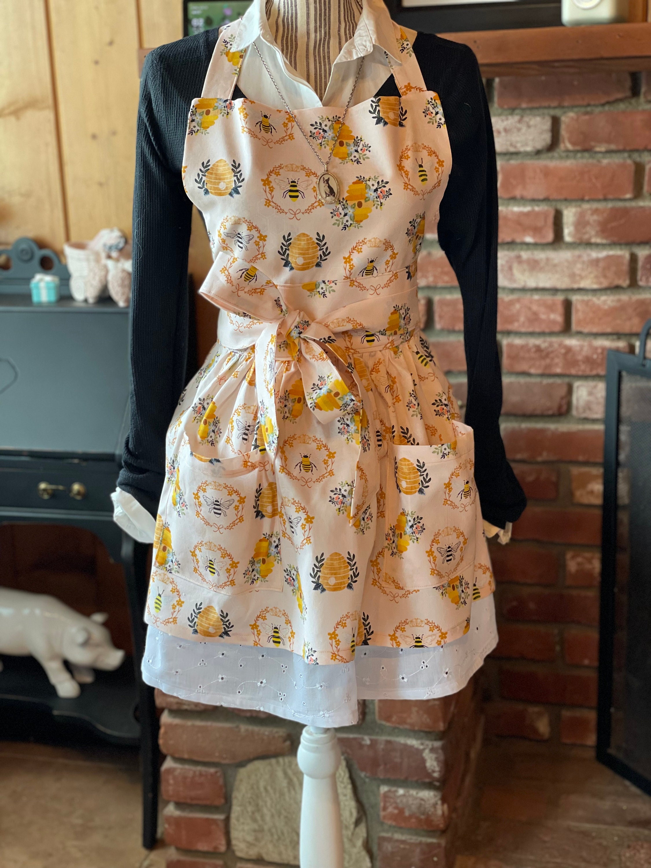 Two Tier Full Apron Adorned With Queen Bees and Her Hives - Etsy