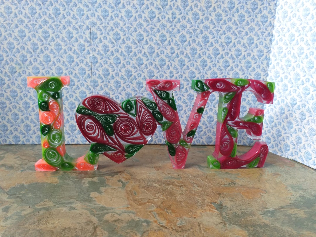 Love Resin Zeichen Quilling Papier und durchsichtiges Epoxyd Wort Art ...