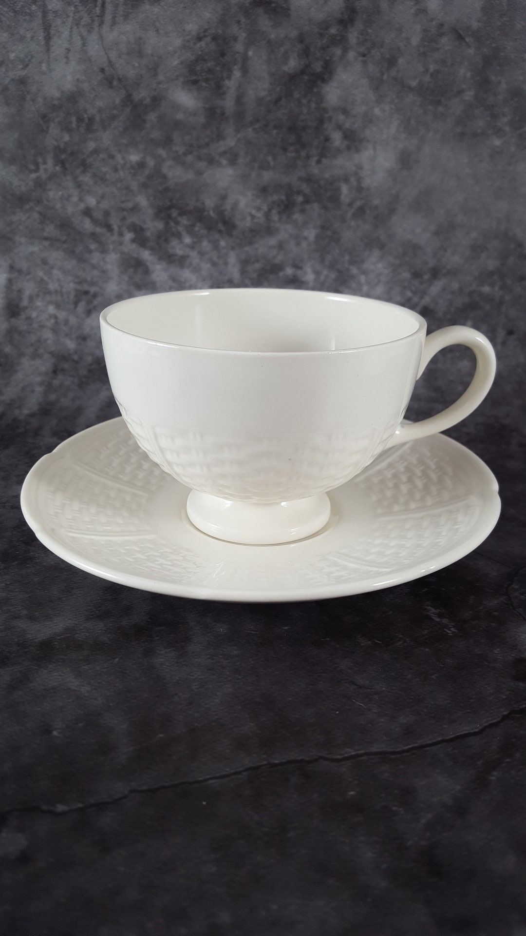 4 Footed Tea Cups With Saucers and in Wedgwood's Willow Weave Pattern ...
