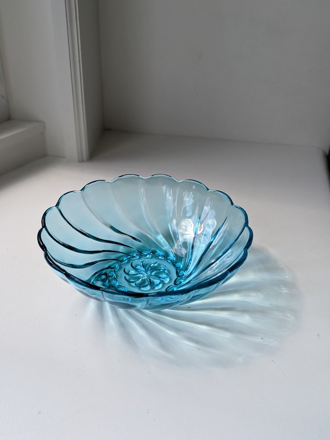 Hazel Atlas "capri" Azure Blue MCM 9" Swirl Glass Serving Bowl C.1960s - Etsy