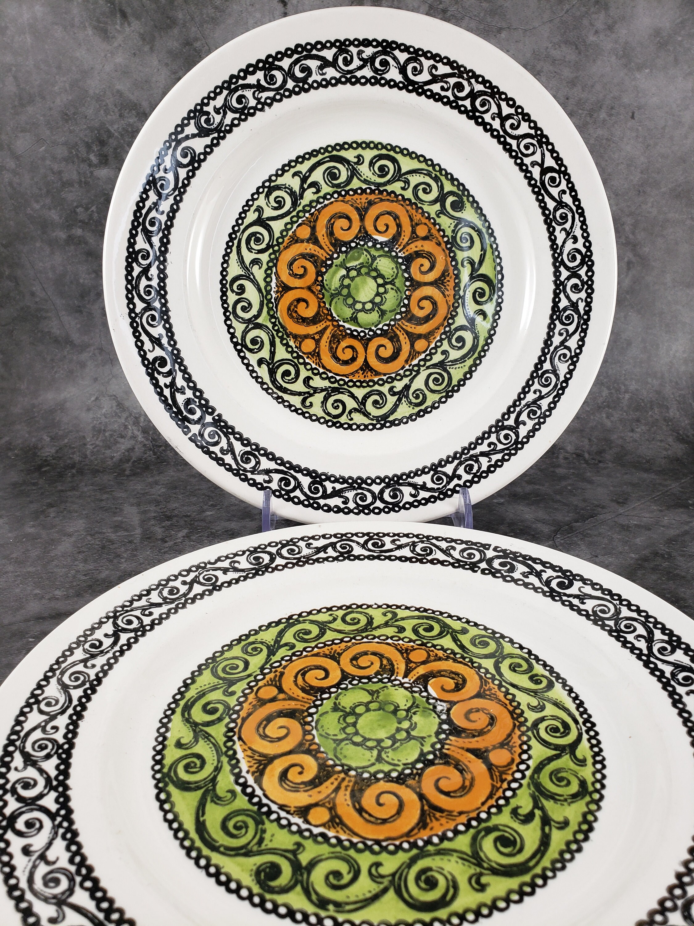 2 Kathie Winkle for Broadhurst Pottery Dinner Plates - Etsy