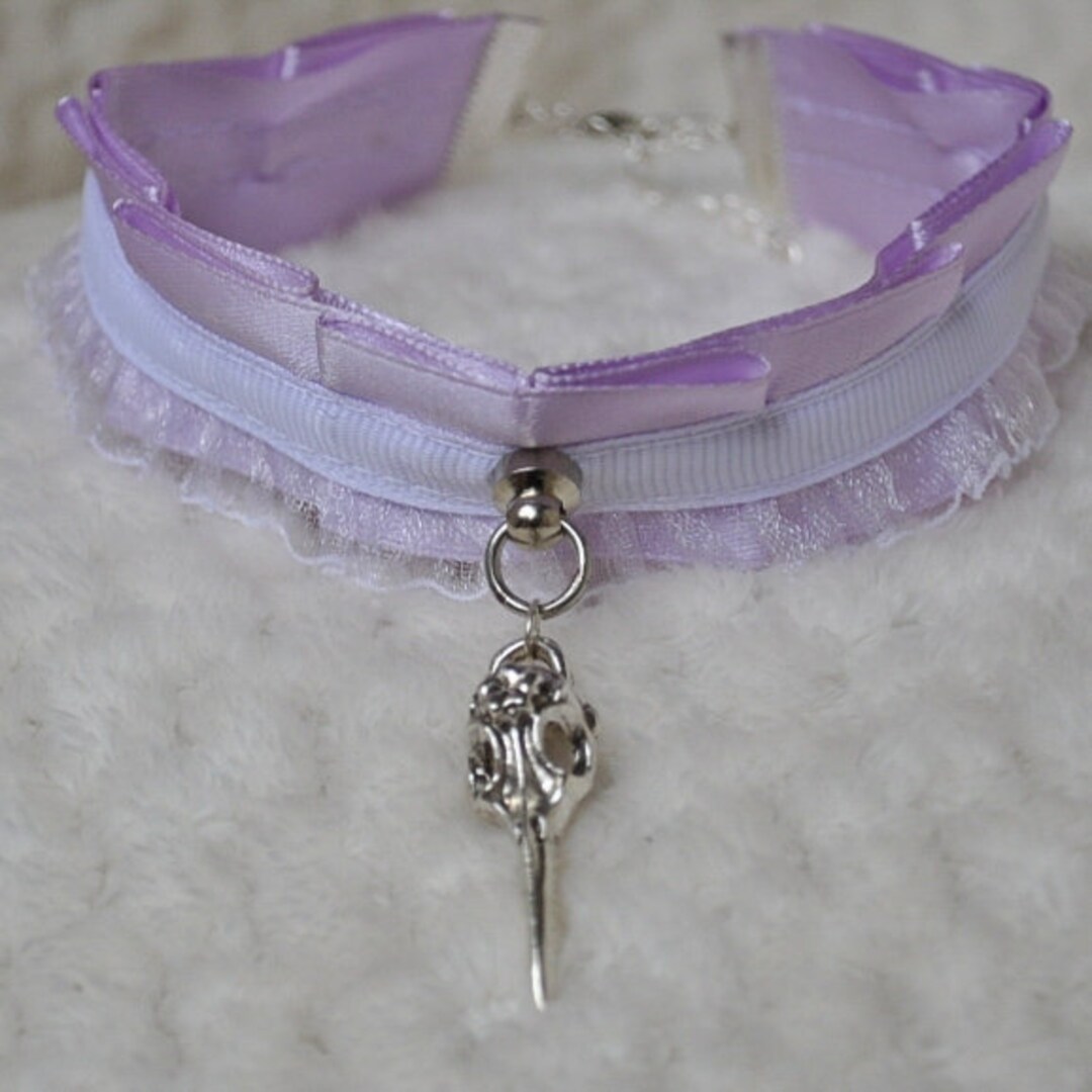 Crow Skull Charm Pleated Ribbon Day Collar Choker Creepy Cute Style ...