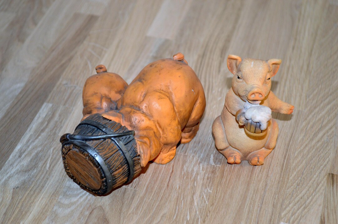 Vintage Pigs Collectible Figurines Set | Three Pigs | One Pig Drinking ...