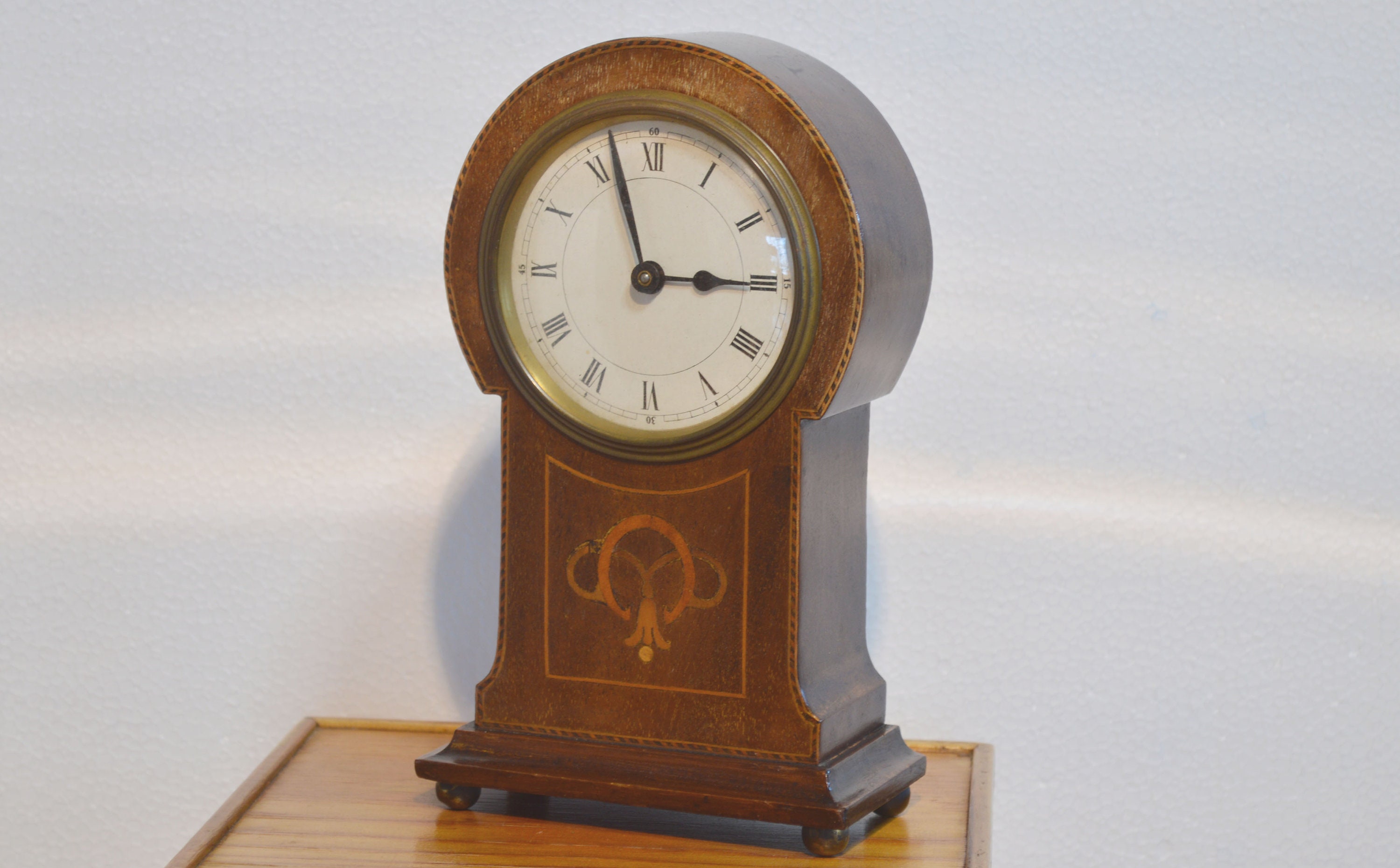 Vintage Mechanical Mantle Clock Mahogany Inlaid Winding Table Clock ...