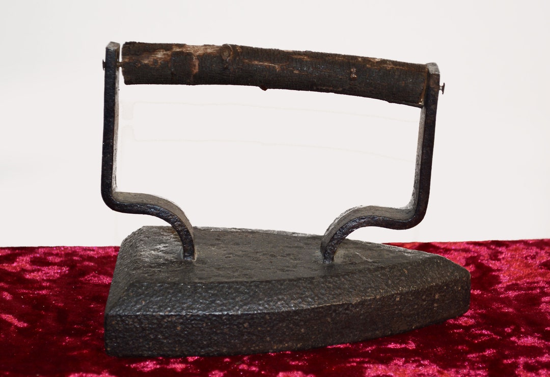 Antique Sad Iron 15.5cm | Laundry Room Decor Cast Iron | Ironing ...