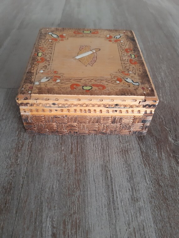 vintage hand engraved cigarette - Gem