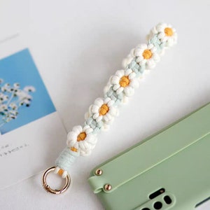 BEGINNER LEVEL / Macrame Tutorial / Learn Macrame / Macrame Phone Strap / Macrame Keychain / Diy ...