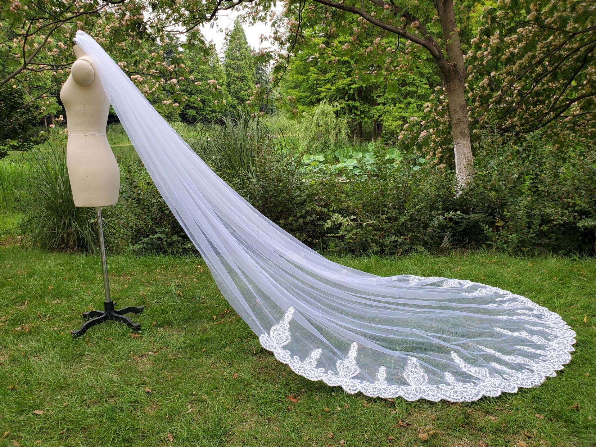 118 Inches Chapel Length Lace Edge Wedding Veil Cathedral Lace Bottom ...