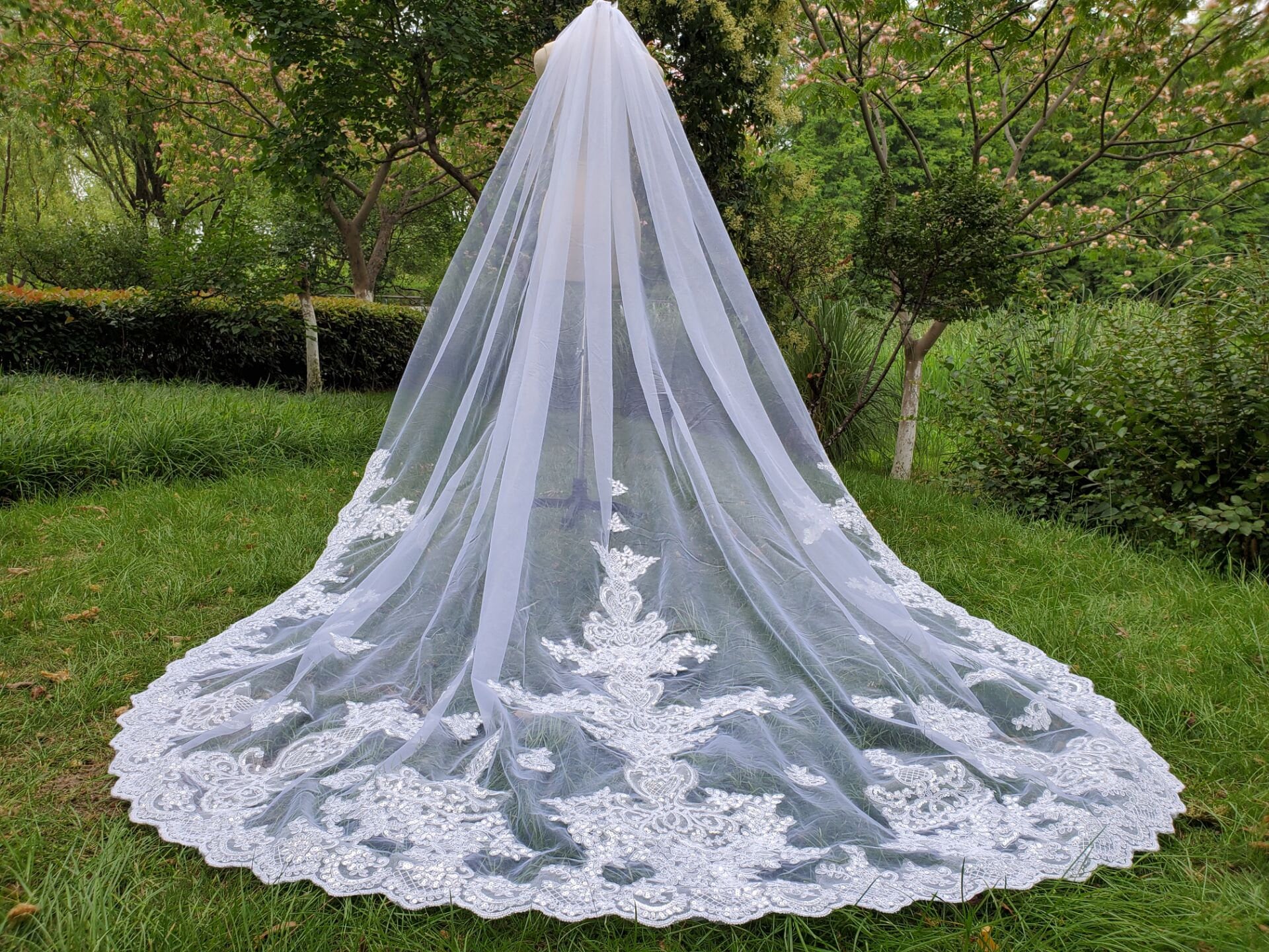 Luxury Wedding Veils / Ivory Lace Veil / Sequined Lace Applique ...