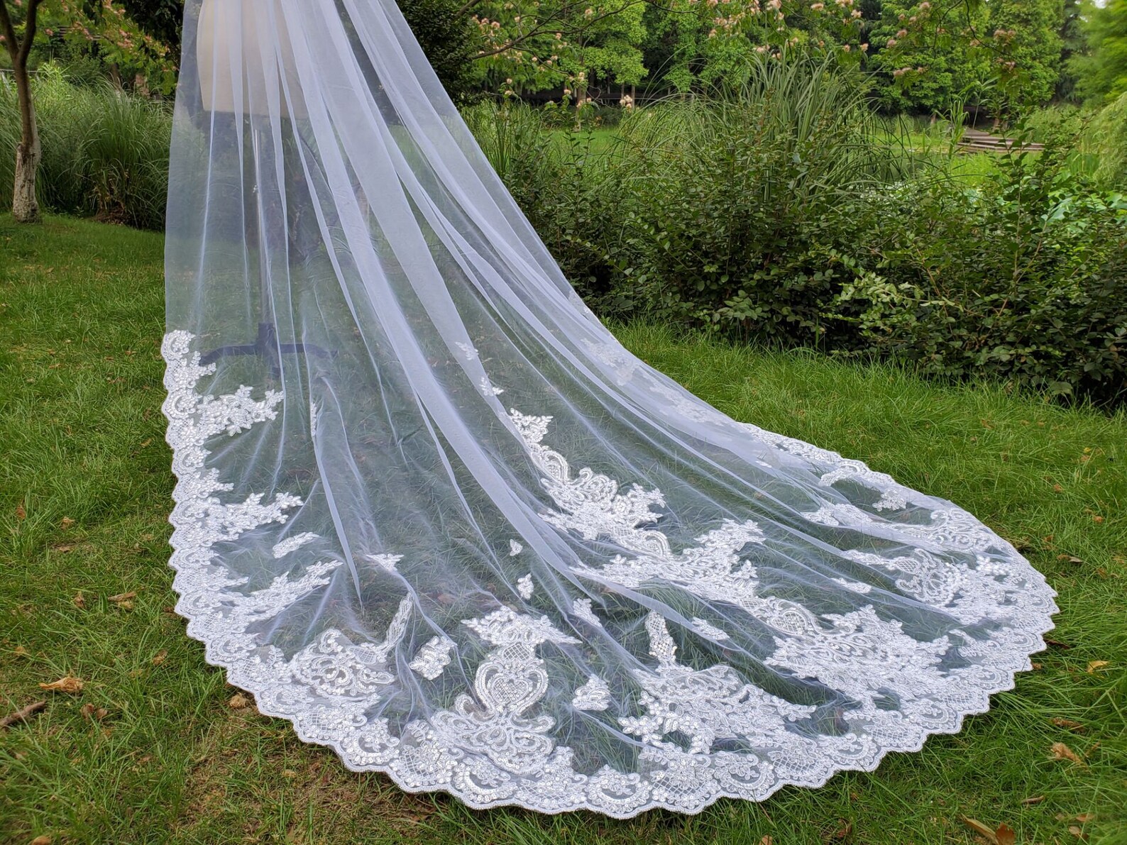Luxury Wedding Veils / Ivory Lace Veil / Sequined Lace Applique ...