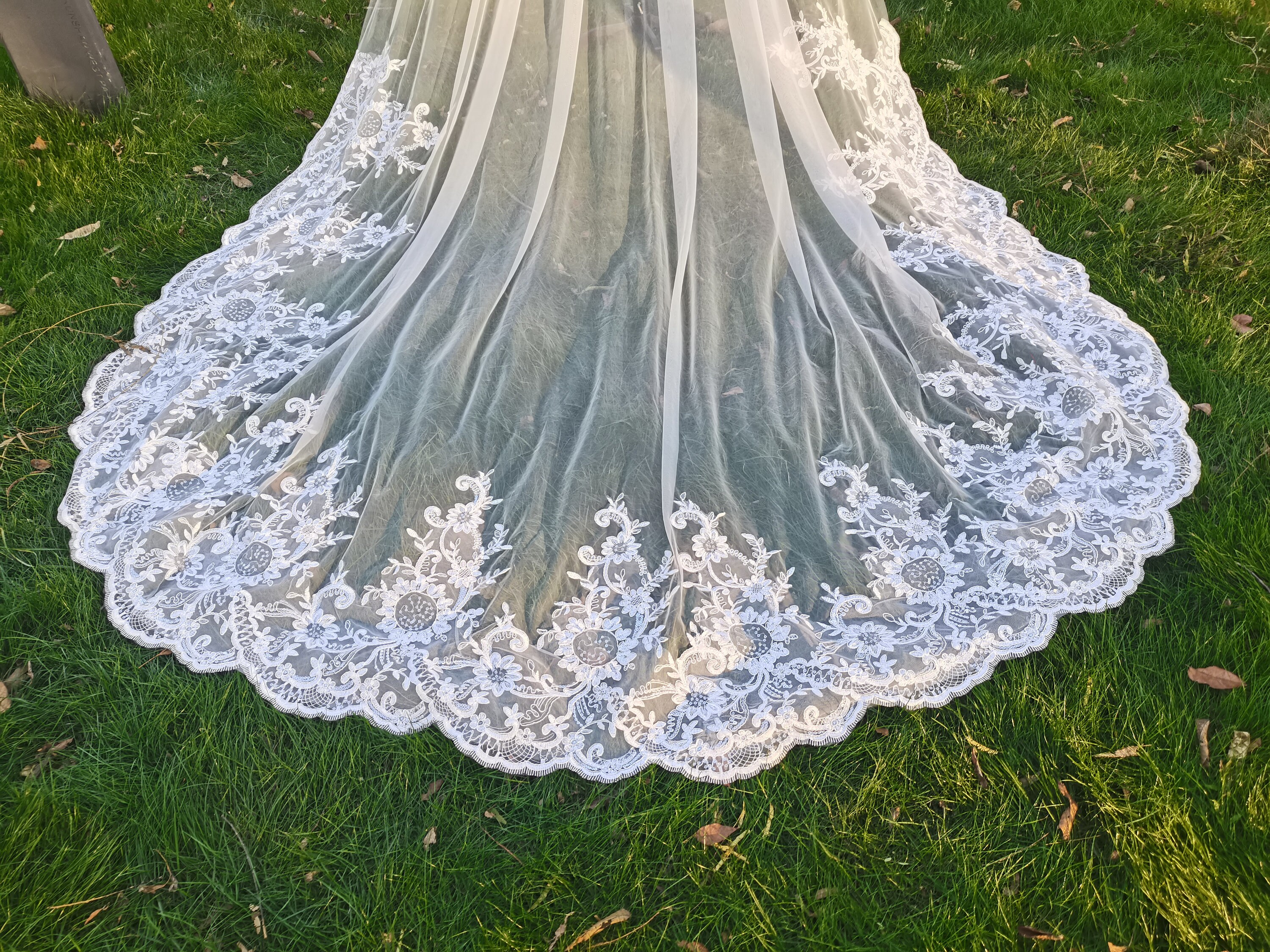 Luxury Wedding Veils / Ivory Lace Veil /sequins Lace Applique Cathedral ...