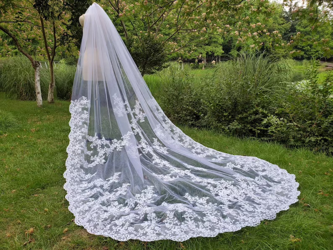 Royal Wedding Veil / Ivory Lace Veil /lace Applique Cathedral Veils ...