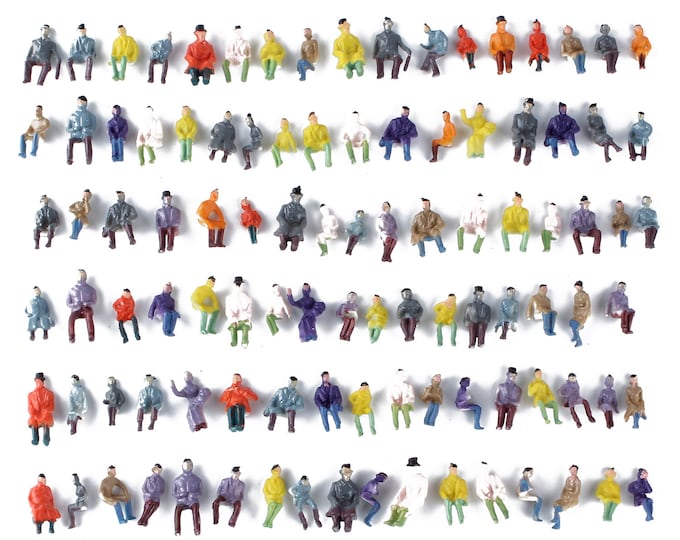 Miniature 1:24 G Gauge Painted Plastic Sitting & Standing Adults/kids ...