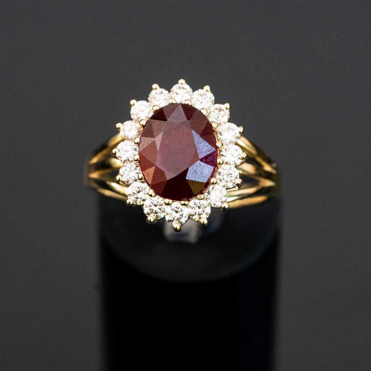 3.40 Ct Oval Red Ruby & Natural Diamond Ring in 14K Gold Yellow ...