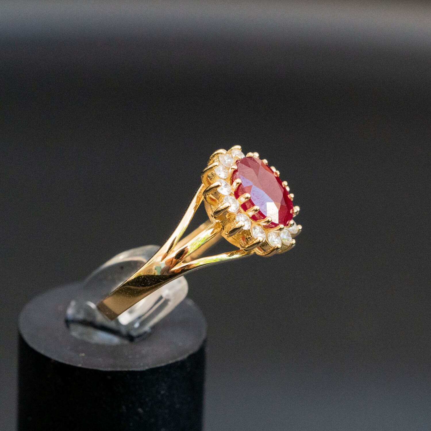 1.75 Ct Oval Red Ruby & Natural Diamond Ring in 18K Gold - Etsy