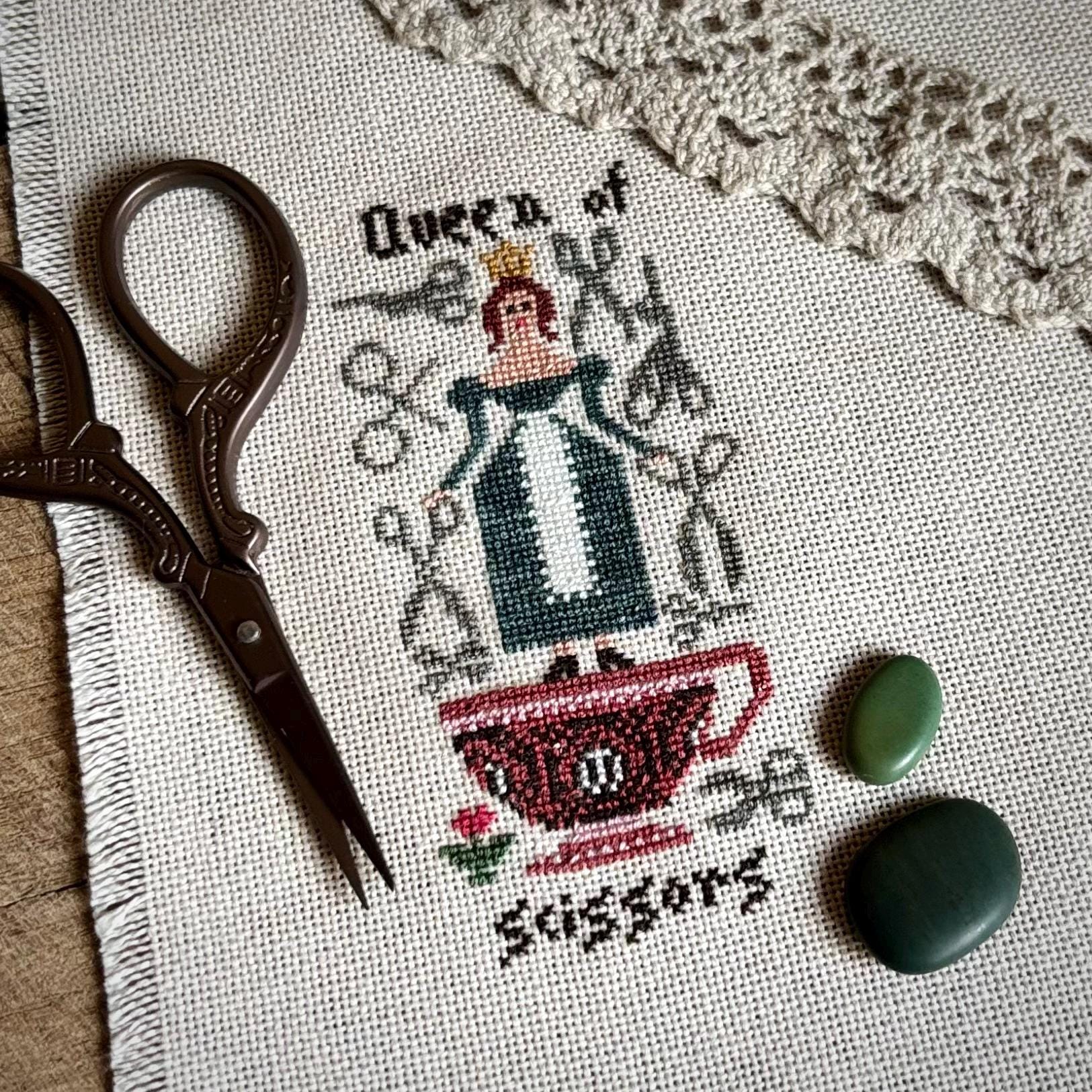 Queen of Scissors Cross Stitch Pattern, X Stitch Chart, Mini Sampler ...