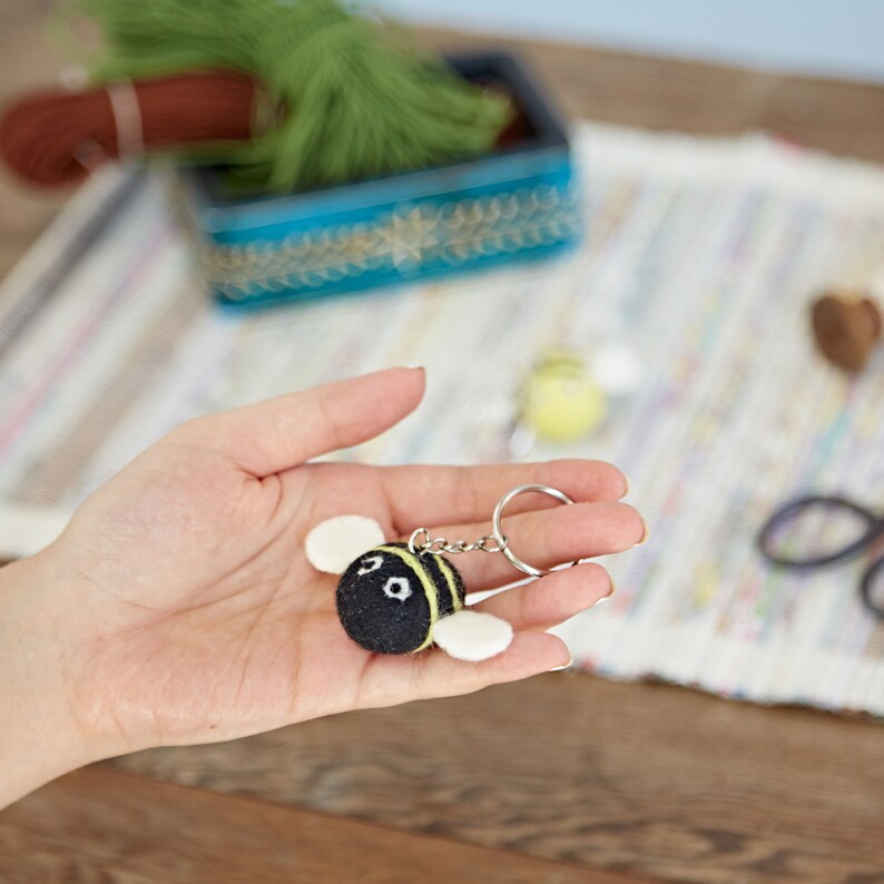 Felt Bumble Bee Keyring Felt Key Fob Bee Key Chain - Etsy