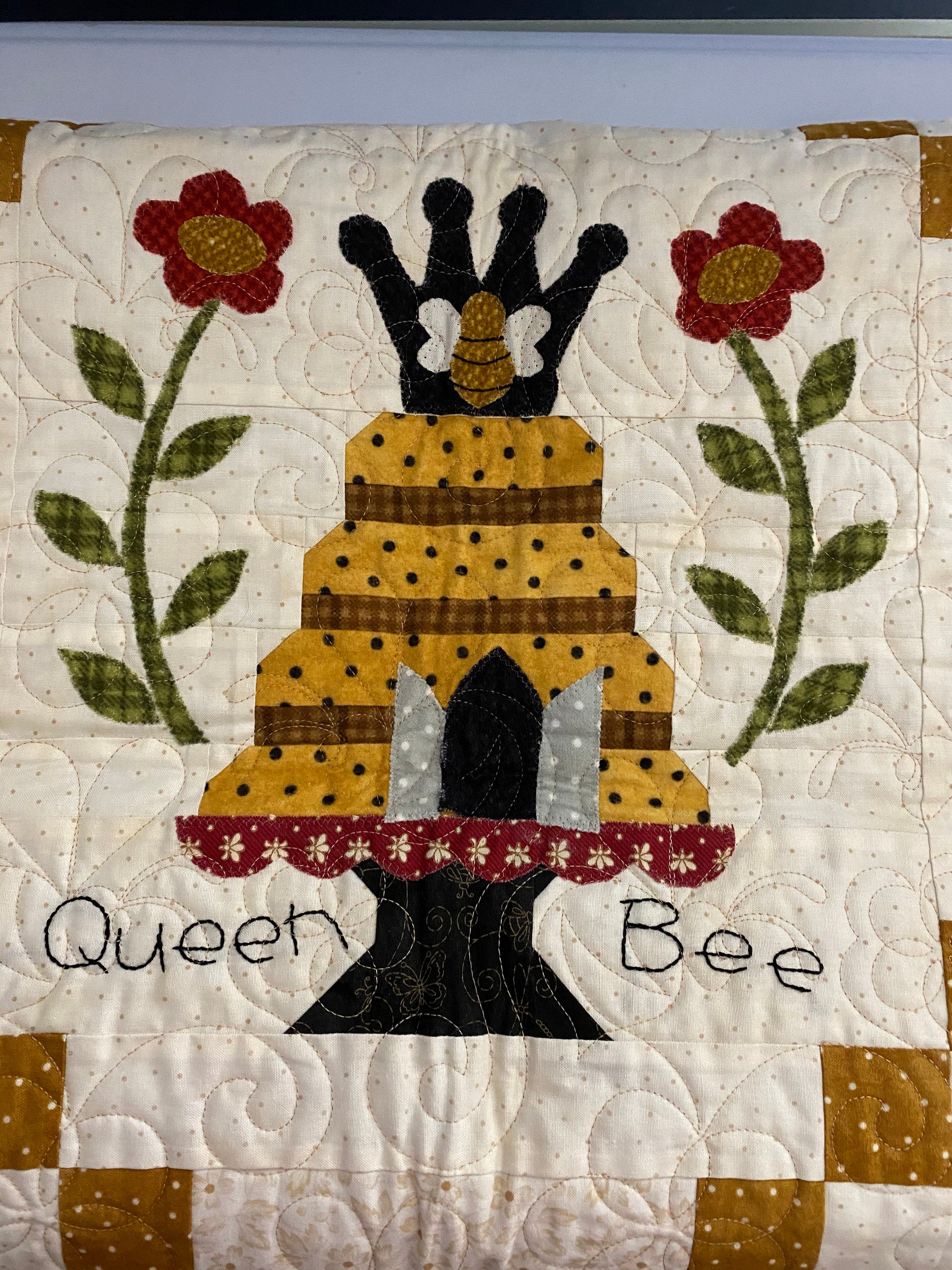 Beautiful Lap Quilt, With Bee Hives, Perfect Gift for Bee Keepers - Etsy