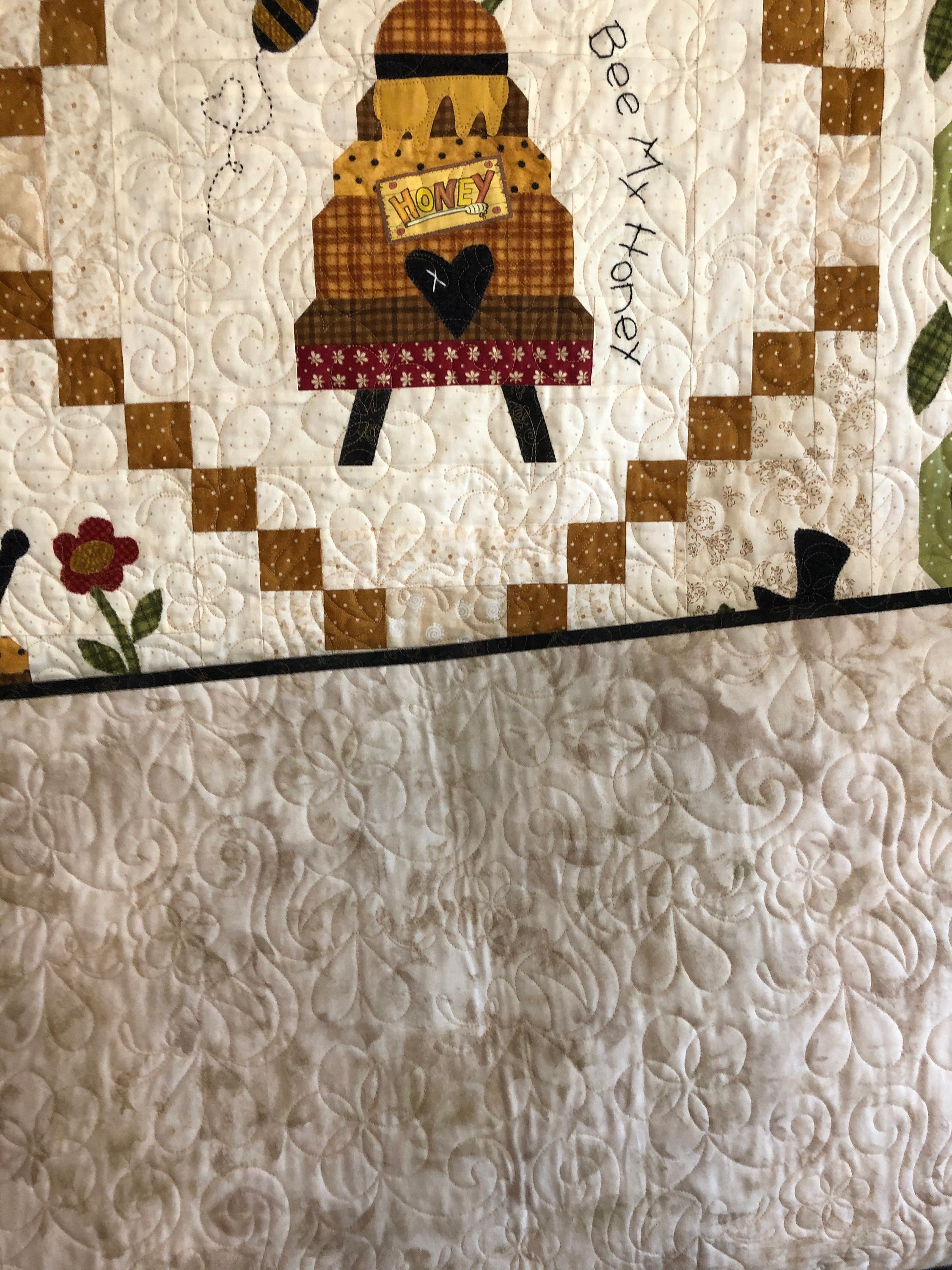 Beautiful Lap Quilt, With Bee Hives, Perfect Gift for Bee Keepers - Etsy