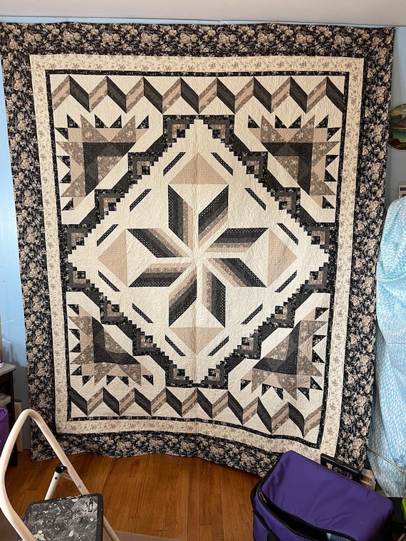 Beautiful Black and Tan Quilt - Etsy